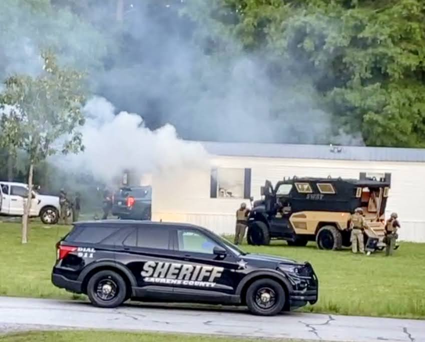 Man dead following standoff with SWAT team – The Laurens County Advertiser