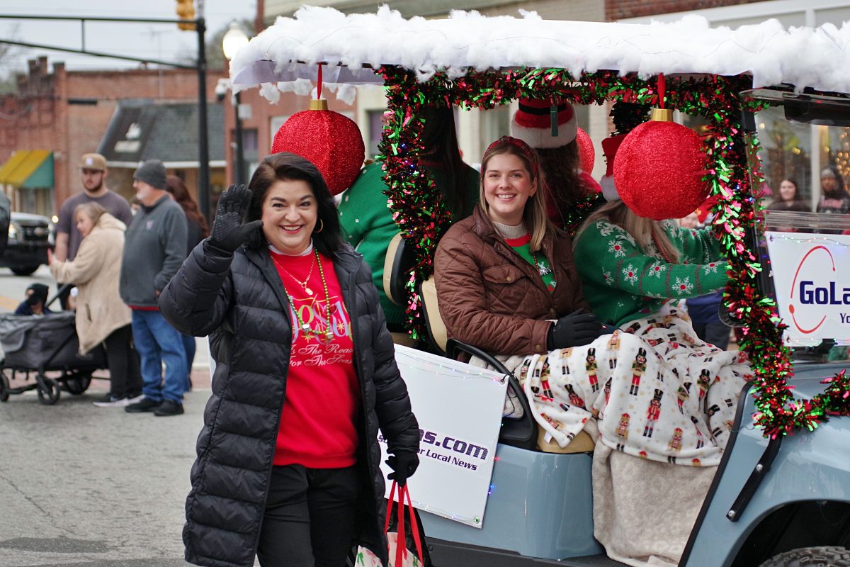 Christmas Parades Photo Gallery – The Laurens County Advertiser