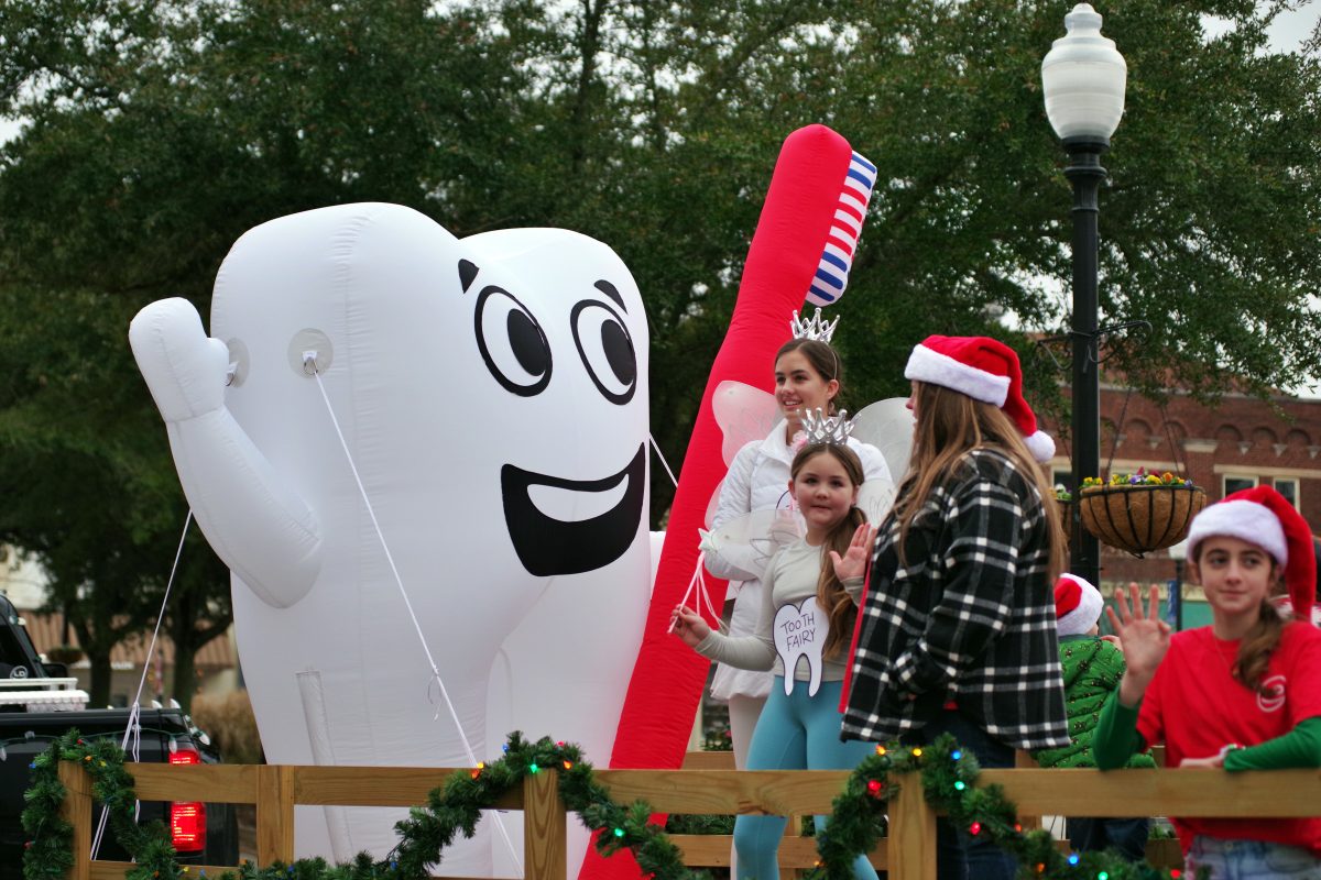 Christmas Parades Photo Gallery – The Laurens County Advertiser