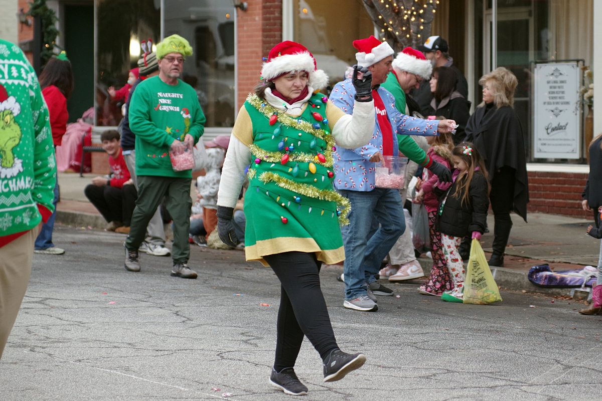 Christmas Parades Photo Gallery – The Laurens County Advertiser