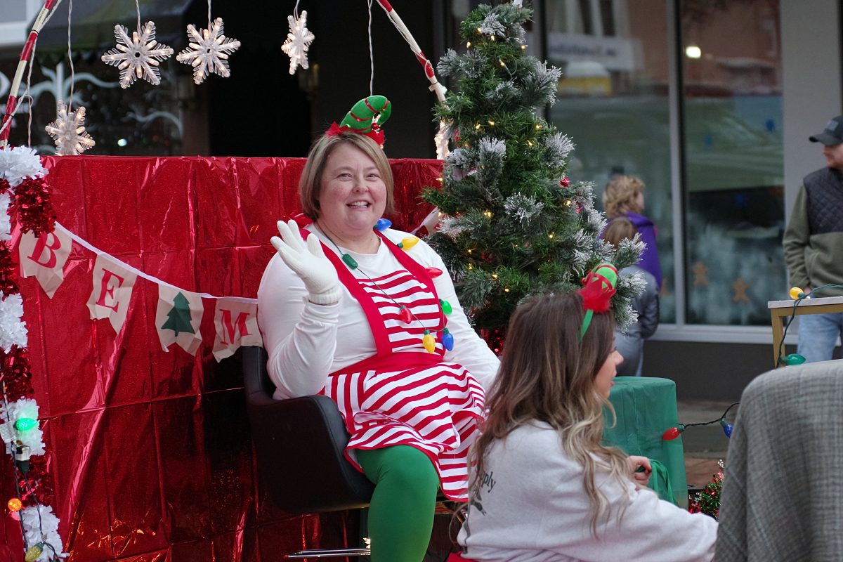 Christmas Parades Photo Gallery – The Laurens County Advertiser