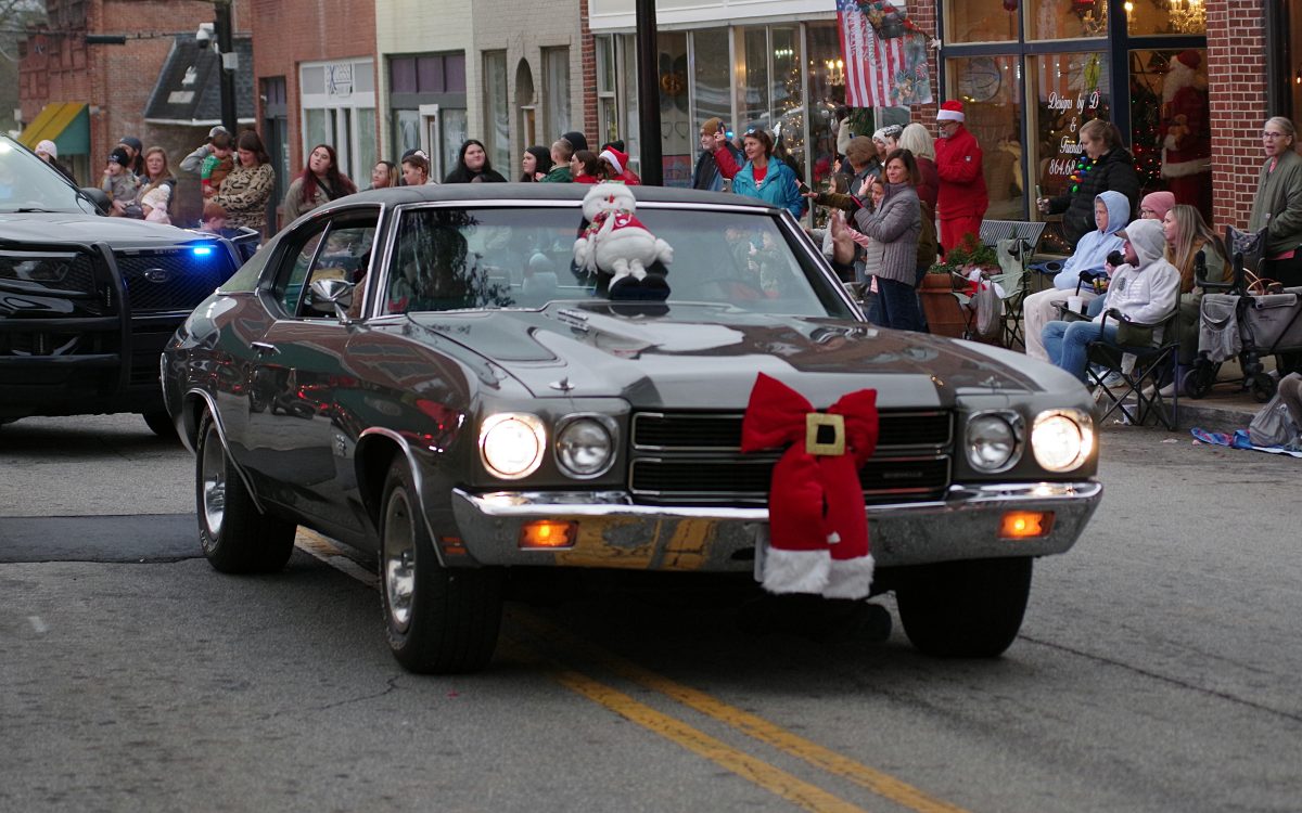 Christmas Parades Photo Gallery – The Laurens County Advertiser